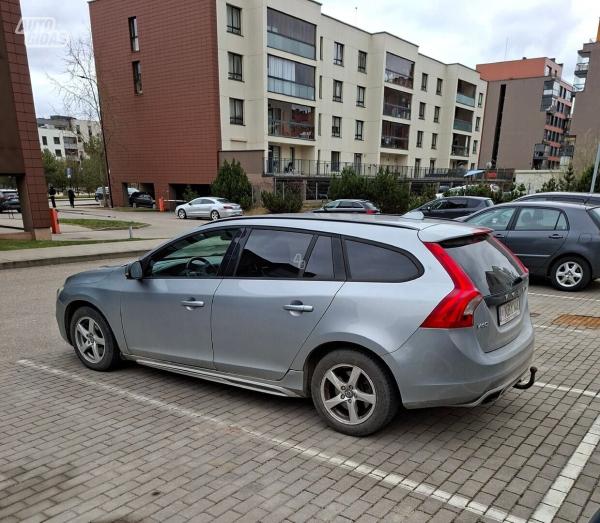 Pelēks Volvo V60 2014 Viļņa, ar dzinēja tilpumu 1.60 L un nobraukumu 252 tūkst. km par 3700 €, foto 2 vietnē AUTOMOTO.COM.LV