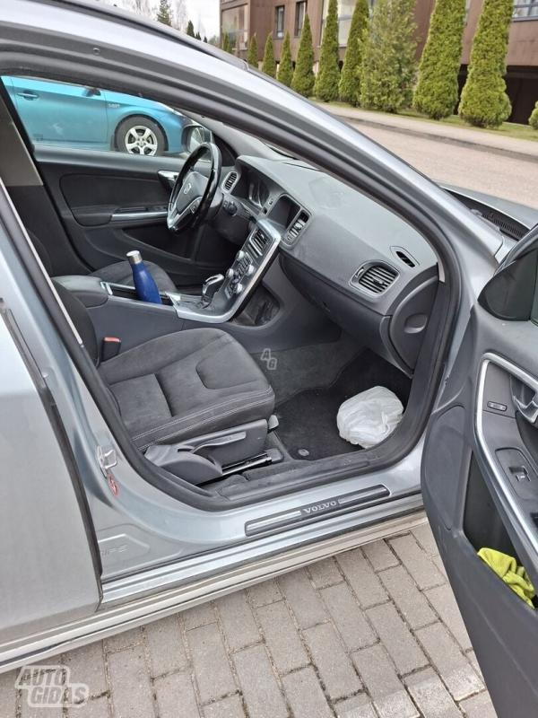 Pelēks Volvo V60 2014 Viļņa, ar dzinēja tilpumu 1.60 L un nobraukumu 252 tūkst. km par 3700 €, foto 6 vietnē AUTOMOTO.COM.LV