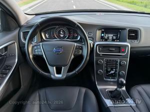 Grey Volvo V60 2014 in Tallinn, with an engine capacity of 1.60 L and mileage of 103 thousand km for 8290 €, photo 6 on AUTOMOTO.COM.LV