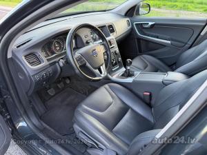 Grey Volvo V60 2014 in Tallinn, with an engine capacity of 1.60 L and mileage of 103 thousand km for 8290 €, photo 7 on AUTOMOTO.COM.LV