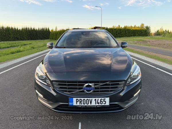 Grey Volvo V60 2014 in Tallinn, with an engine capacity of 1.60 L and mileage of 103 thousand km for 8290 €, photo 9 on AUTOMOTO.COM.LV