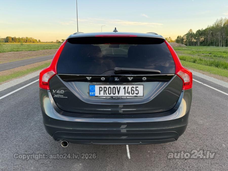 Grey Volvo V60 2014 in Tallinn, with an engine capacity of 1.60 L and mileage of 103 thousand km for 8290 €, photo 12 on AUTOMOTO.COM.LV