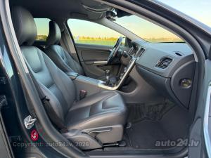 Grey Volvo V60 2014 in Tallinn, with an engine capacity of 1.60 L and mileage of 103 thousand km for 8290 €, photo 14 on AUTOMOTO.COM.LV