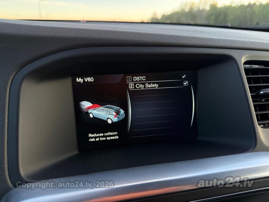 Grey Volvo V60 2014 in Tallinn, with an engine capacity of 1.60 L and mileage of 103 thousand km for 8290 €, photo 20 on AUTOMOTO.COM.LV