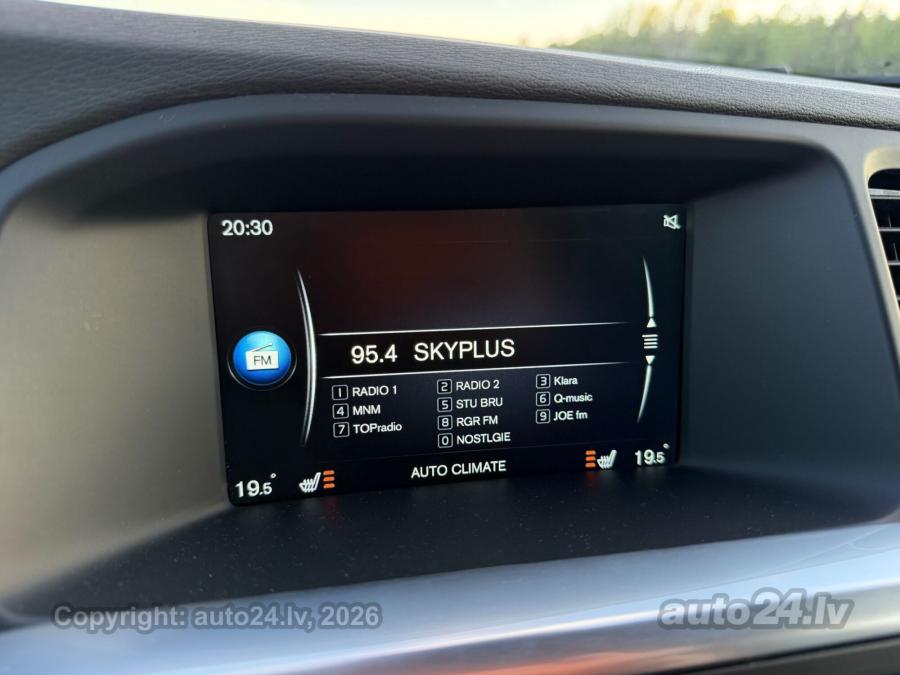 Grey Volvo V60 2014 in Tallinn, with an engine capacity of 1.60 L and mileage of 103 thousand km for 8290 €, photo 22 on AUTOMOTO.COM.LV