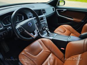 Grey Volvo V60 2014 in Tallinn, with an engine capacity of 2.40 L and mileage of 298 thousand km for 8900 €, photo 6 on AUTOMOTO.COM.LV
