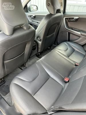 Pelēks Volvo V60 2014 Pabradė, ar dzinēja tilpumu 2.40 L un nobraukumu 246 tūkst. km par 8250 €, foto 8 vietnē AUTOMOTO.COM.LV