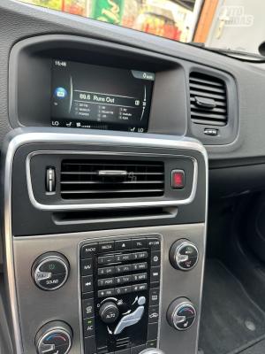 Pelēks Volvo V60 2014 Pabradė, ar dzinēja tilpumu 2.40 L un nobraukumu 246 tūkst. km par 8250 €, foto 14 vietnē AUTOMOTO.COM.LV