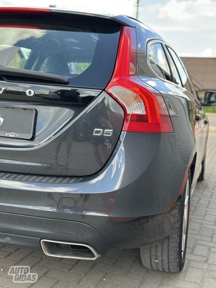 Pelēks Volvo V60 2014 Pabradė, ar dzinēja tilpumu 2.40 L un nobraukumu 246 tūkst. km par 8250 €, foto 19 vietnē AUTOMOTO.COM.LV