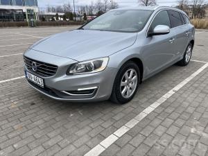 Pelēks Volvo V60 2014 Rīga, ar dzinēja tilpumu 2.40 L un nobraukumu 206 tūkst. km par 9990 €, foto 8 vietnē AUTOMOTO.COM.LV