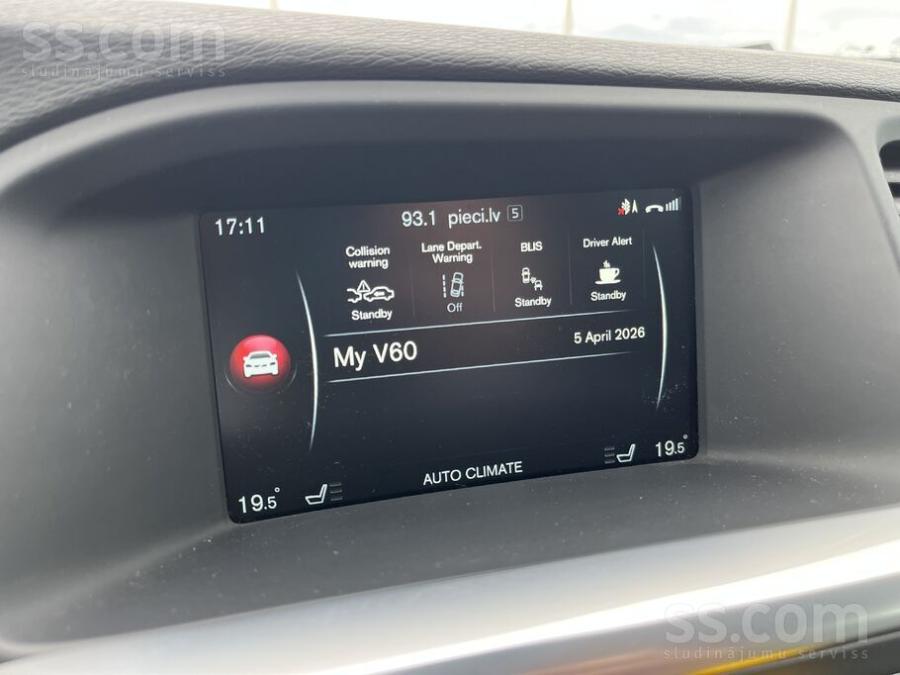 Pelēks Volvo V60 2014 Rīga, ar dzinēja tilpumu 2.40 L un nobraukumu 206 tūkst. km par 9990 €, foto 12 vietnē AUTOMOTO.COM.LV