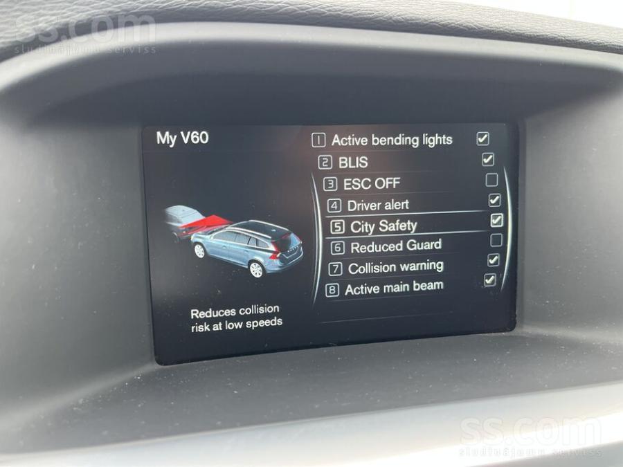 Pelēks Volvo V60 2014 Rīga, ar dzinēja tilpumu 2.40 L un nobraukumu 206 tūkst. km par 9990 €, foto 15 vietnē AUTOMOTO.COM.LV