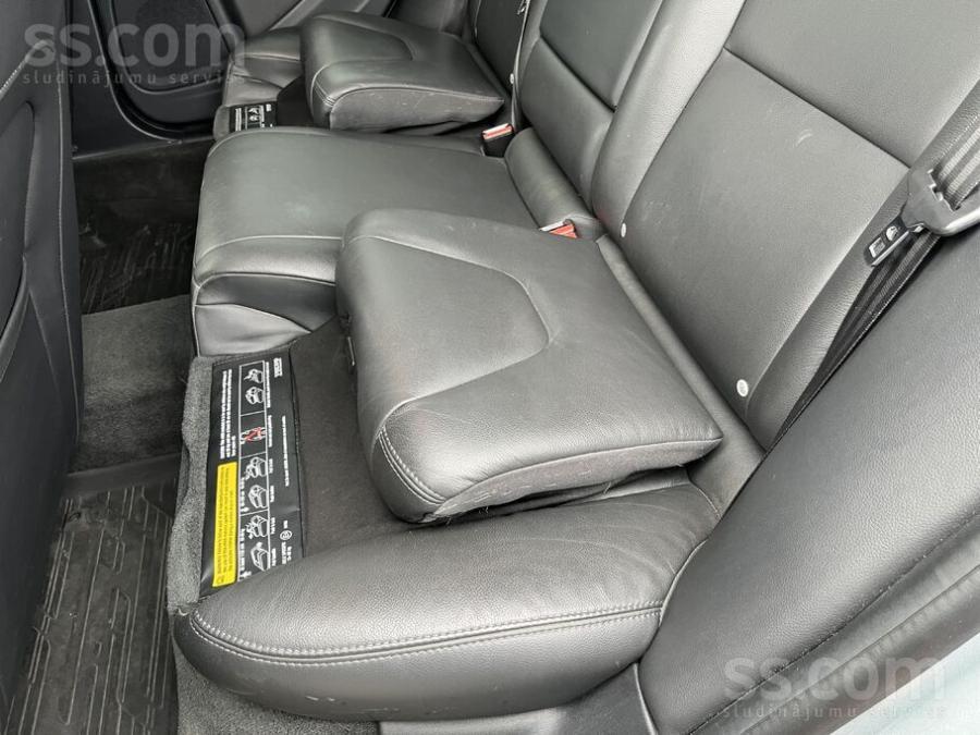 Pelēks Volvo V60 2014 Rīga, ar dzinēja tilpumu 2.40 L un nobraukumu 206 tūkst. km par 9990 €, foto 30 vietnē AUTOMOTO.COM.LV