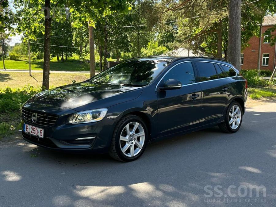 Grey Volvo V60 2014 in Riga, with an engine capacity of 1.60 L and mileage of 0 thousand km for 4599 €, photo 1 on AUTOMOTO.COM.LV