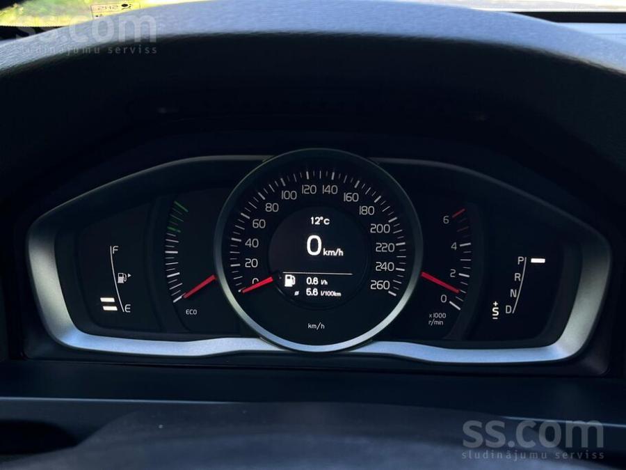 Grey Volvo V60 2014 in Riga, with an engine capacity of 1.60 L and mileage of 0 thousand km for 4599 €, photo 14 on AUTOMOTO.COM.LV