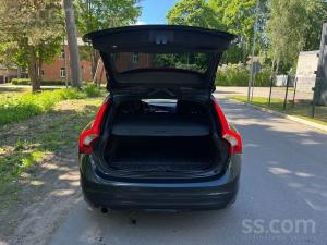 Grey Volvo V60 2014 in Riga, with an engine capacity of 1.60 L and mileage of 0 thousand km for 4599 €, photo 23 on AUTOMOTO.COM.LV