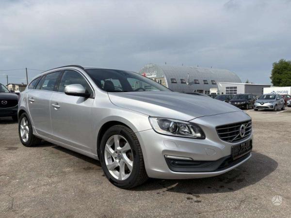 Pelēks Volvo V60 2014 Radviliškis, ar dzinēja tilpumu 1.98 L un nobraukumu 142 tūkst. km par 7750 €, foto 2 vietnē AUTOMOTO.COM.LV