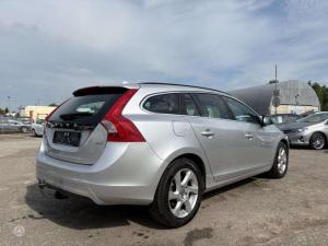 Grey Volvo V60 2014 in Radviliskis, with an engine capacity of 1.98 L and mileage of 142 thousand km for 7750 €, photo 4 on AUTOMOTO.COM.LV