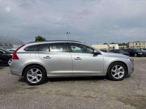 Grey Volvo V60 2014 in Radviliskis, with an engine capacity of 1.98 L and mileage of 142 thousand km for 7750 €, photo 9 on AUTOMOTO.COM.LV