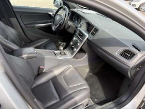 Grey Volvo V60 2014 in Radviliskis, with an engine capacity of 1.98 L and mileage of 142 thousand km for 7750 €, photo 10 on AUTOMOTO.COM.LV