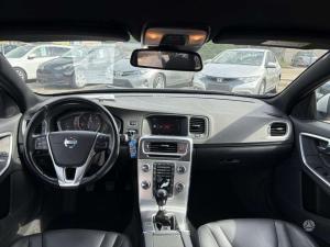 Grey Volvo V60 2014 in Radviliskis, with an engine capacity of 1.98 L and mileage of 142 thousand km for 7750 €, photo 12 on AUTOMOTO.COM.LV