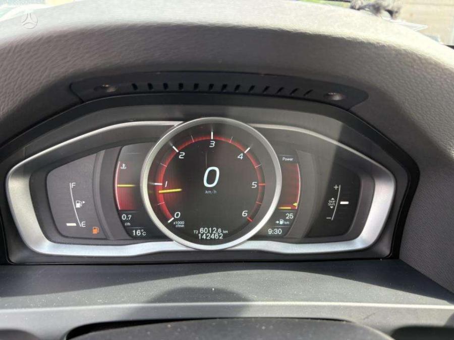 Grey Volvo V60 2014 in Radviliskis, with an engine capacity of 1.98 L and mileage of 142 thousand km for 7750 €, photo 16 on AUTOMOTO.COM.LV