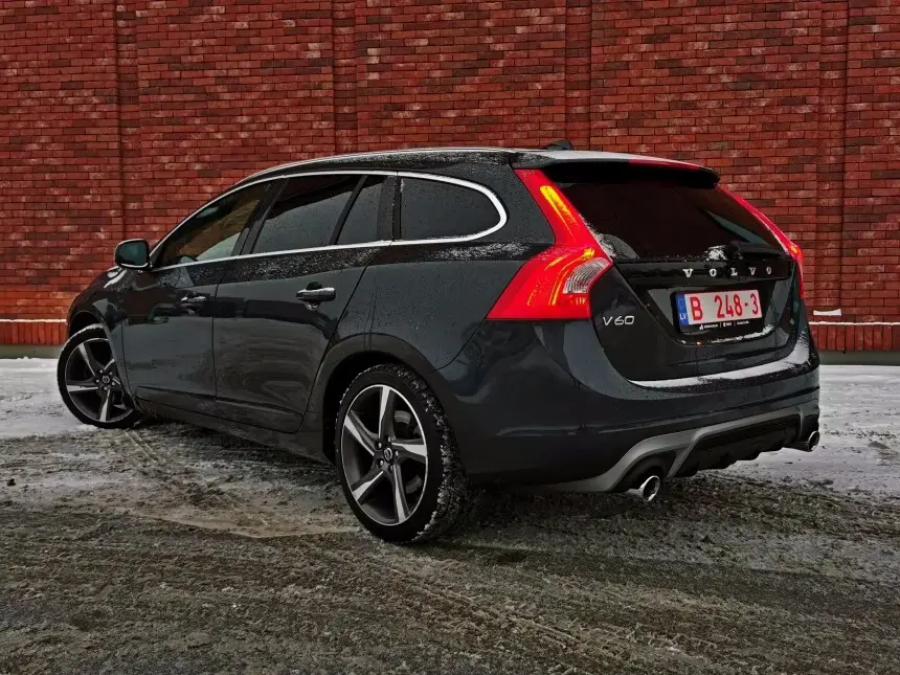 Grey Volvo V60 2014 in Riga, with an engine capacity of 2.00 L and mileage of 220 thousand km for 13100 €, photo 6 on AUTOMOTO.COM.LV