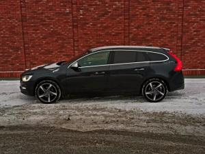 Grey Volvo V60 2014 in Riga, with an engine capacity of 2.00 L and mileage of 220 thousand km for 13100 €, photo 10 on AUTOMOTO.COM.LV