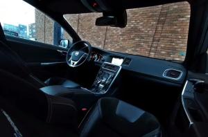 Grey Volvo V60 2014 in Riga, with an engine capacity of 2.00 L and mileage of 220 thousand km for 13100 €, photo 13 on AUTOMOTO.COM.LV