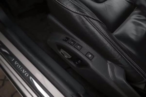 Pelēks Volvo V60 2014 Jelgava, ar dzinēja tilpumu 2.00 L un nobraukumu 200 tūkst. km par 8900 €, foto 10 vietnē AUTOMOTO.COM.LV