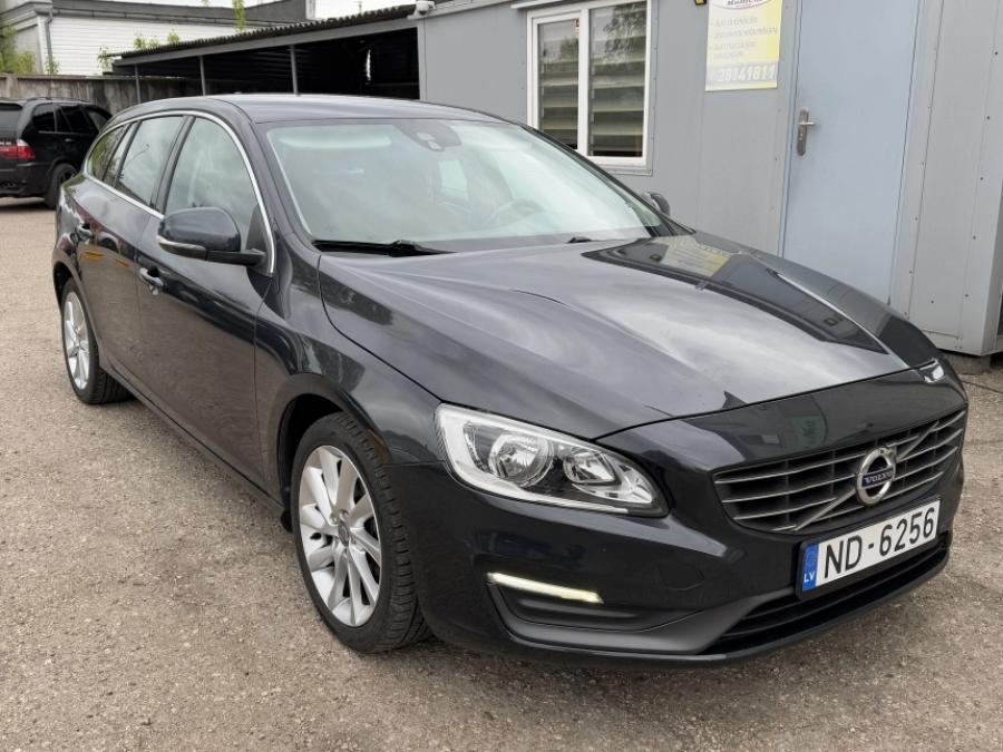 Grey Volvo V60 2014 in Riga, with an engine capacity of 2.00 L and mileage of 280 thousand km for 6999 €, photo 3 on AUTOMOTO.COM.LV