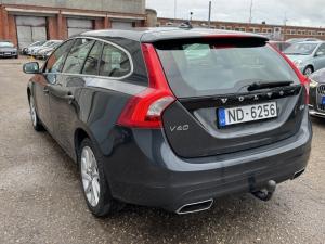 Grey Volvo V60 2014 in Riga, with an engine capacity of 2.00 L and mileage of 280 thousand km for 6999 €, photo 6 on AUTOMOTO.COM.LV