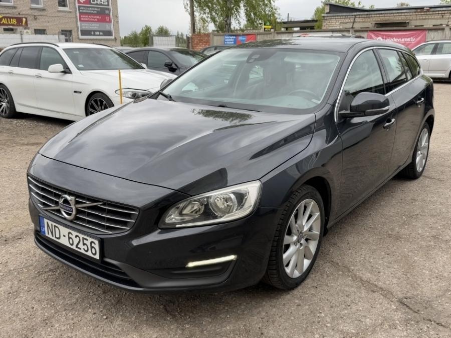 Grey Volvo V60 2014 in Riga, with an engine capacity of 2.00 L and mileage of 280 thousand km for 6999 €, photo 10 on AUTOMOTO.COM.LV