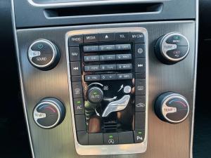 Grey Volvo V60 2014 in Riga, with an engine capacity of 2.00 L and mileage of 280 thousand km for 6999 €, photo 27 on AUTOMOTO.COM.LV
