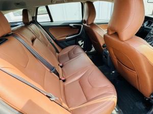 Grey Volvo V60 2014 in Riga, with an engine capacity of 2.00 L and mileage of 280 thousand km for 6999 €, photo 33 on AUTOMOTO.COM.LV
