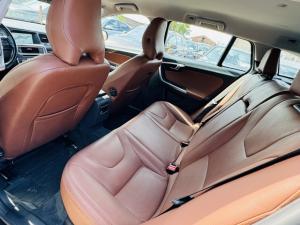 Grey Volvo V60 2014 in Riga, with an engine capacity of 2.00 L and mileage of 280 thousand km for 6999 €, photo 34 on AUTOMOTO.COM.LV