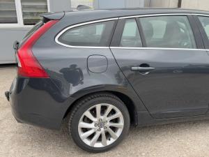 Grey Volvo V60 2014 in Riga, with an engine capacity of 2.00 L and mileage of 280 thousand km for 6999 €, photo 36 on AUTOMOTO.COM.LV