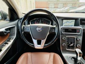 Grey Volvo V60 2014 in Riga, with an engine capacity of 2.00 L and mileage of 280 thousand km for 6999 €, photo 37 on AUTOMOTO.COM.LV