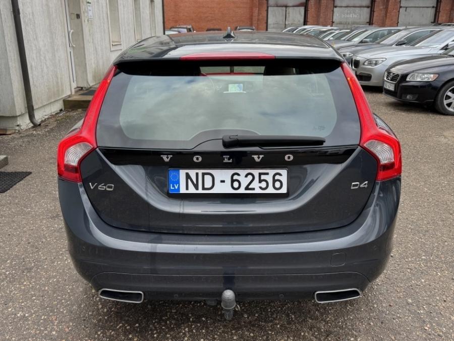 Grey Volvo V60 2014 in Riga, with an engine capacity of 2.00 L and mileage of 280 thousand km for 6999 €, photo 42 on AUTOMOTO.COM.LV