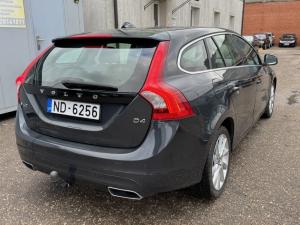 Grey Volvo V60 2014 in Riga, with an engine capacity of 2.00 L and mileage of 280 thousand km for 6999 €, photo 45 on AUTOMOTO.COM.LV