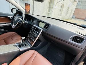 Grey Volvo V60 2014 in Riga, with an engine capacity of 2.00 L and mileage of 280 thousand km for 6999 €, photo 48 on AUTOMOTO.COM.LV