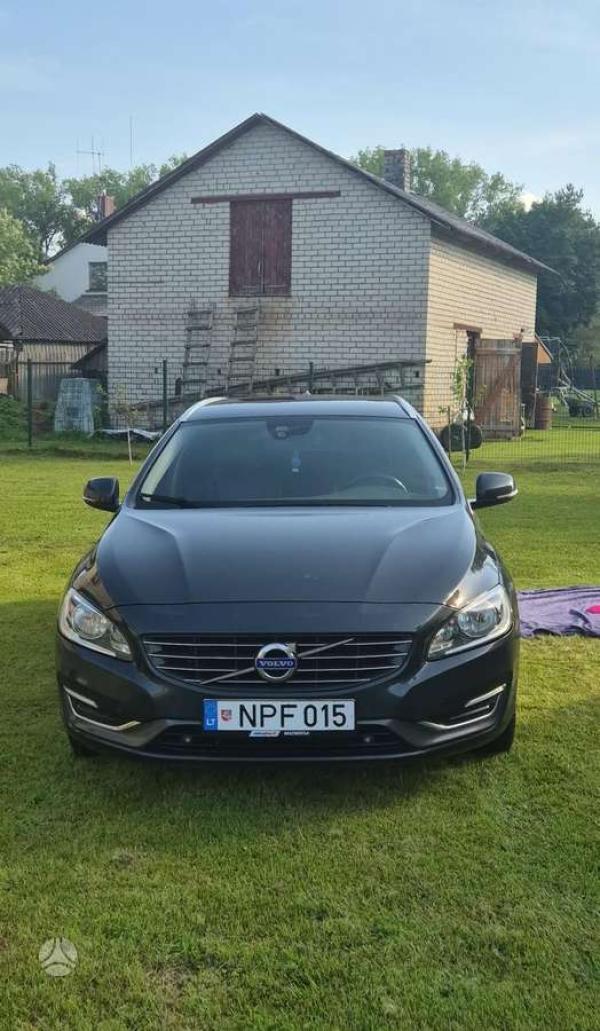 Pelēks Volvo V60 2014 Viļņa, ar dzinēja tilpumu 1.98 L un nobraukumu 380 tūkst. km par 6200 €, foto 2 vietnē AUTOMOTO.COM.LV