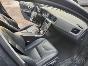 Grey Volvo V60 2014 in Riga, with an engine capacity of 2.40 L and mileage of 162 thousand km for 9450 €, photo 17 on AUTOMOTO.COM.LV