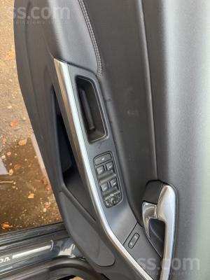 Grey Volvo V60 2014 in Riga, with an engine capacity of 2.40 L and mileage of 162 thousand km for 9450 €, photo 20 on AUTOMOTO.COM.LV