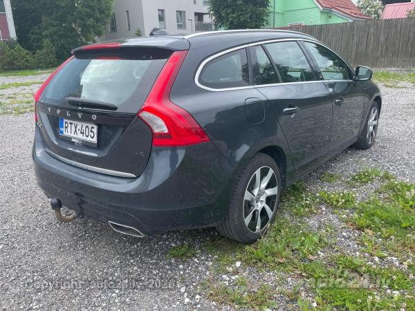 Pelēks Volvo V60 2014 Tallina, ar dzinēja tilpumu 2.40 L un nobraukumu 280 tūkst. km par 6999 €, foto 5 vietnē AUTOMOTO.COM.LV