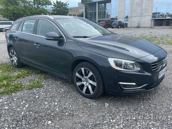 Pelēks Volvo V60 2014 Tallina, ar dzinēja tilpumu 2.40 L un nobraukumu 280 tūkst. km par 6999 €, foto 7 vietnē AUTOMOTO.COM.LV