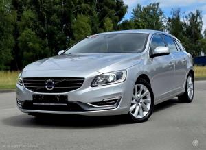 Pelēks Volvo V60 2014 Tauragė, ar dzinēja tilpumu 1.98 L un nobraukumu 296 tūkst. km par 5500 €, foto  vietnē AUTOMOTO.COM.LV