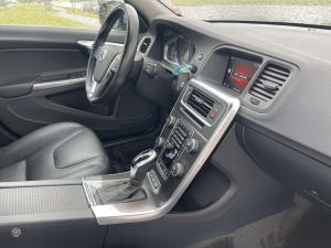 Pelēks Volvo V60 2014 Kauņa, ar dzinēja tilpumu 2.40 L un nobraukumu 280 tūkst. km par 5950 €, foto 25 vietnē AUTOMOTO.COM.LV