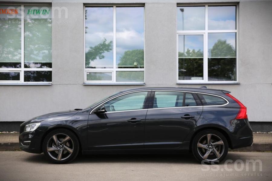 Pelēks Volvo V60 2014 Rīga, ar dzinēja tilpumu 2.00 L un nobraukumu 226 tūkst. km par 6995 €, foto 3 vietnē AUTOMOTO.COM.LV