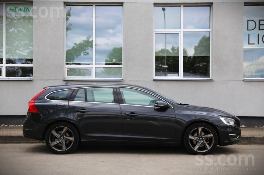 Pelēks Volvo V60 2014 Rīga, ar dzinēja tilpumu 2.00 L un nobraukumu 226 tūkst. km par 6995 €, foto 4 vietnē AUTOMOTO.COM.LV